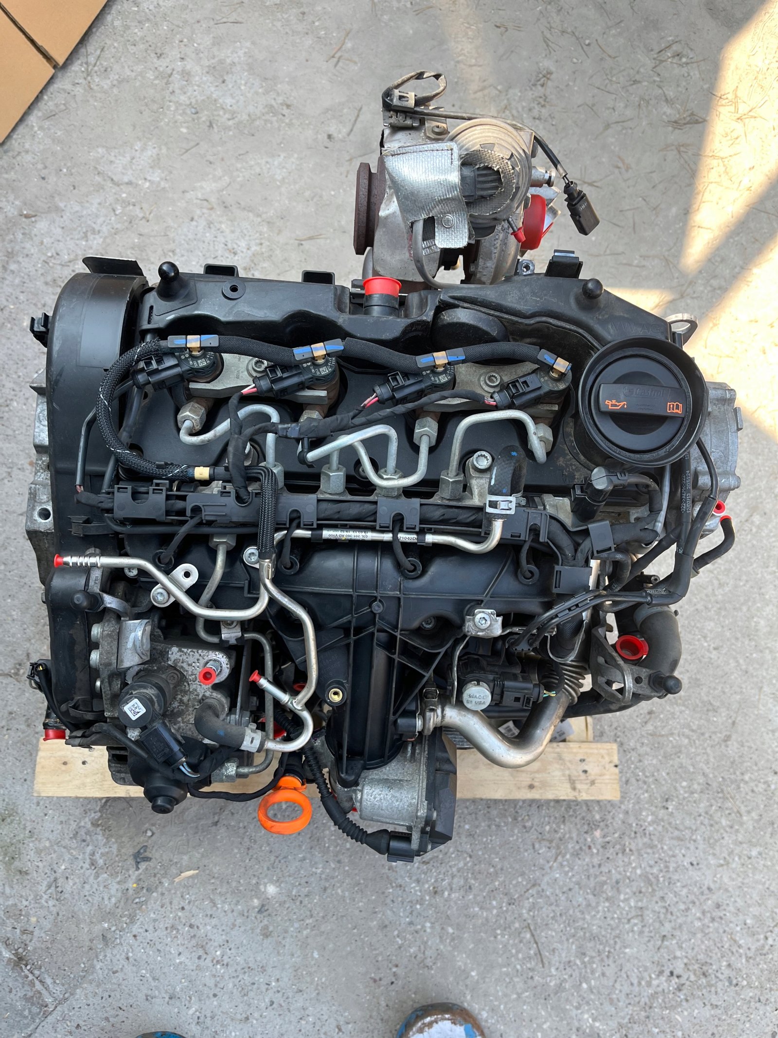 Двигун Audi A1 2.0 TDI CFHD CFH в Україні. Купити двигун для авто в ...